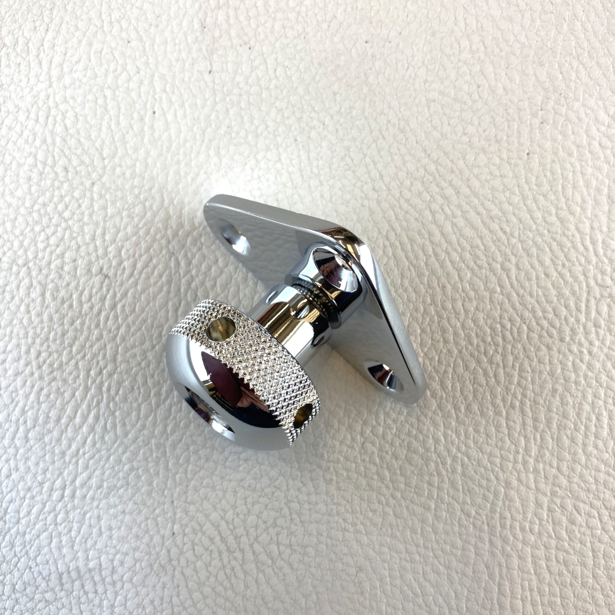 Sidescreen knob & plate (Morgan) :: Mog Parts, Morgan Car Parts ...