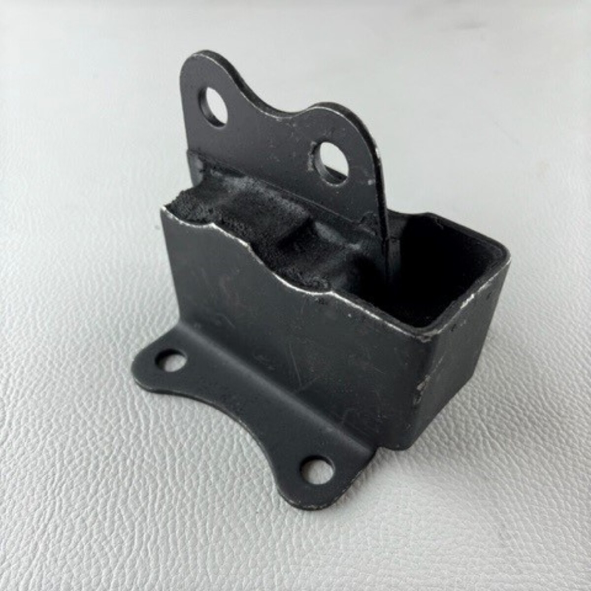Engine mounting - rubber +4 :: Mog Parts, Morgan Car Parts & Morgan ...