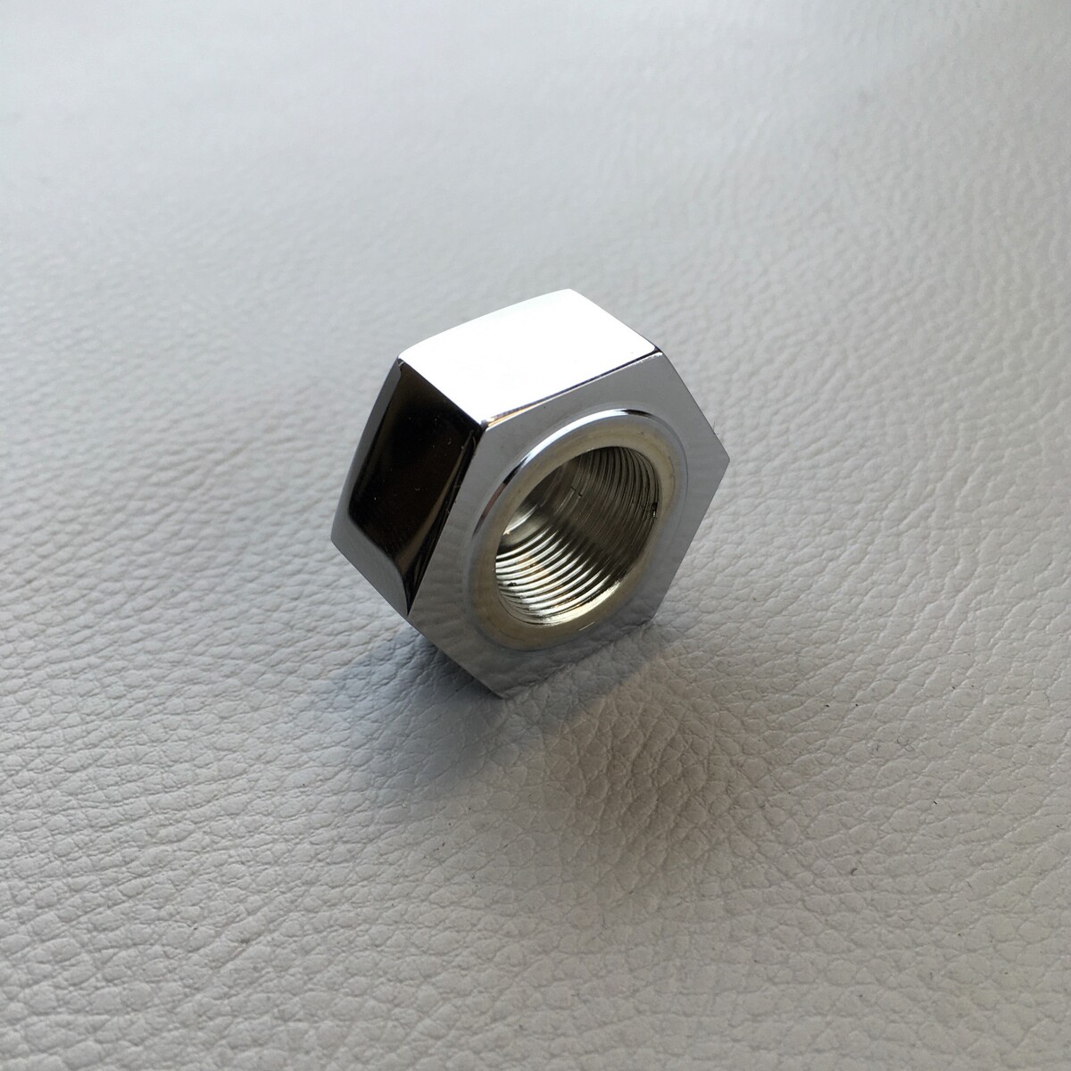 Steering column centre nut pre-1969 solid column * thread 3/4" x 26tpi ...